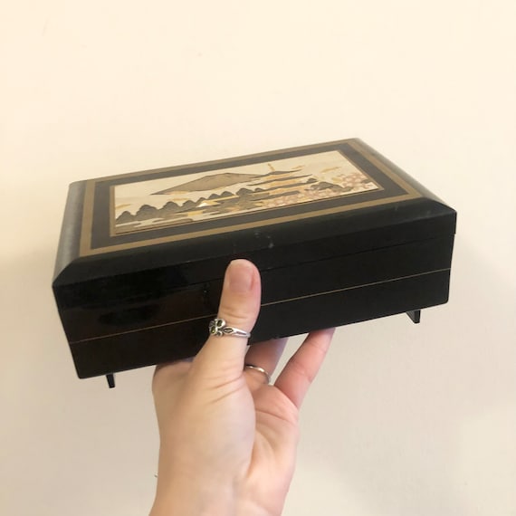 Elegant Chinese Mountain Scene Music Box Jewelry Box … - Gem