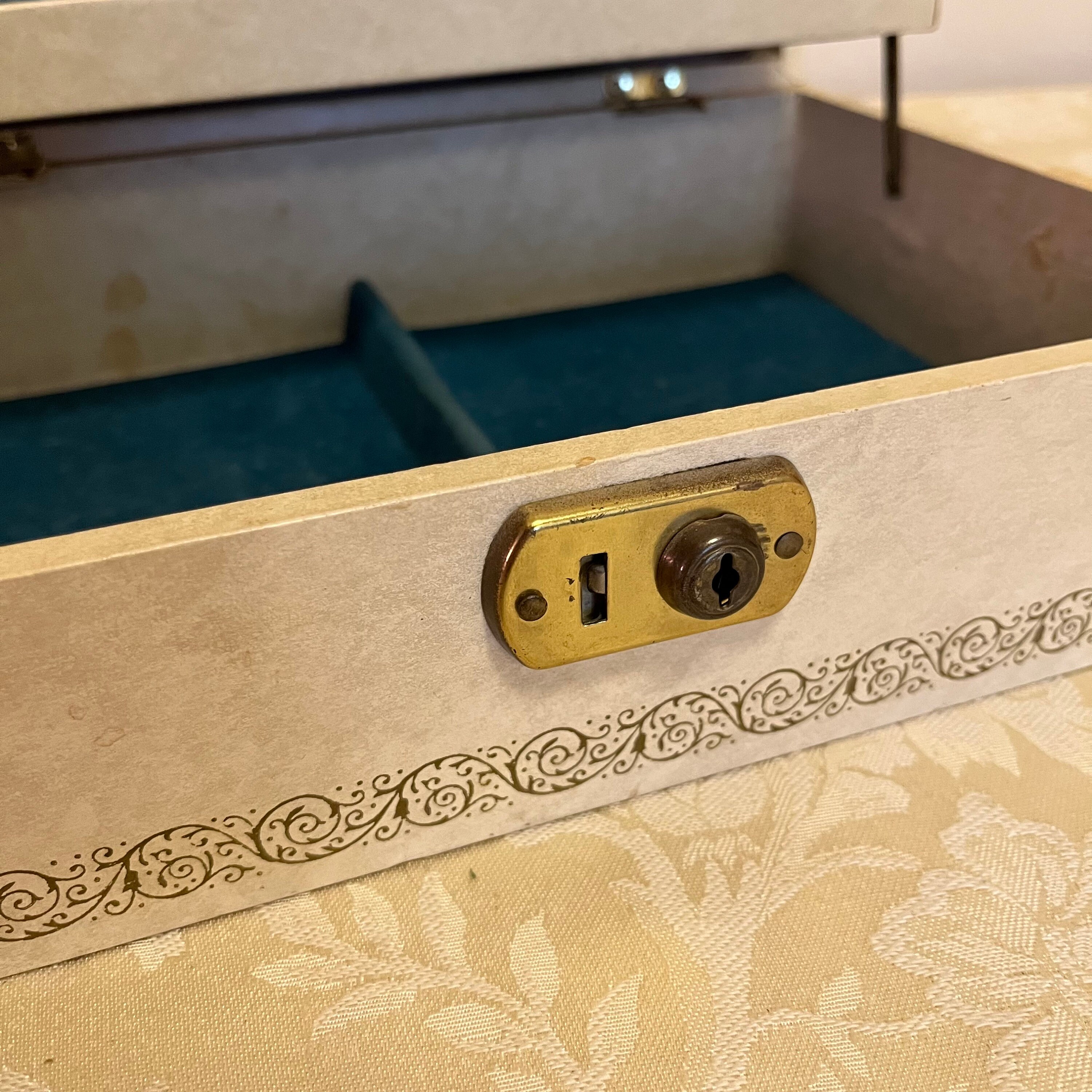 Vintage Cream With Gold Detail Jewelry Box Deep Storage With Top Level ...