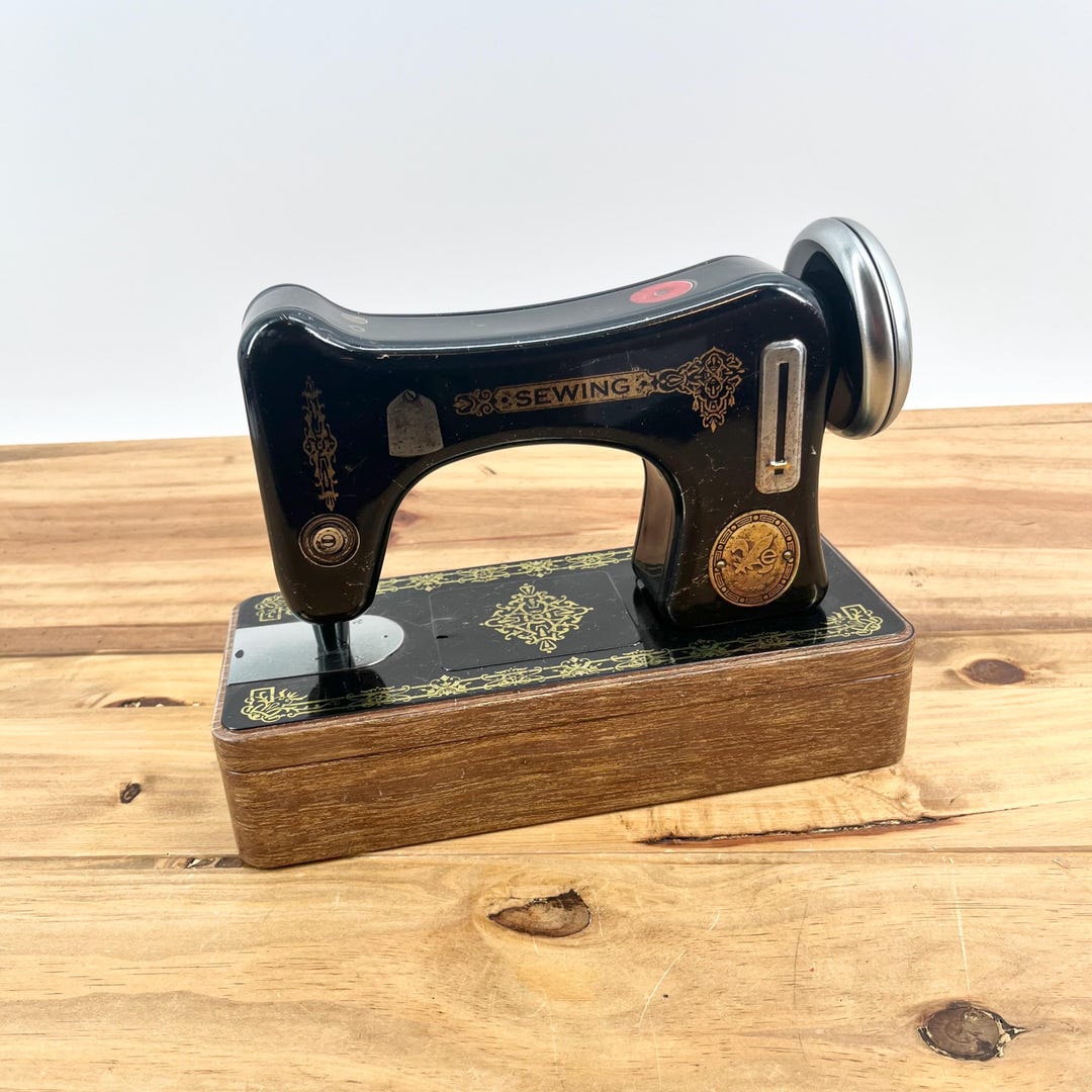 Antique Look Singer Tin With Rectangular Inside Storage Sewing Tin ...