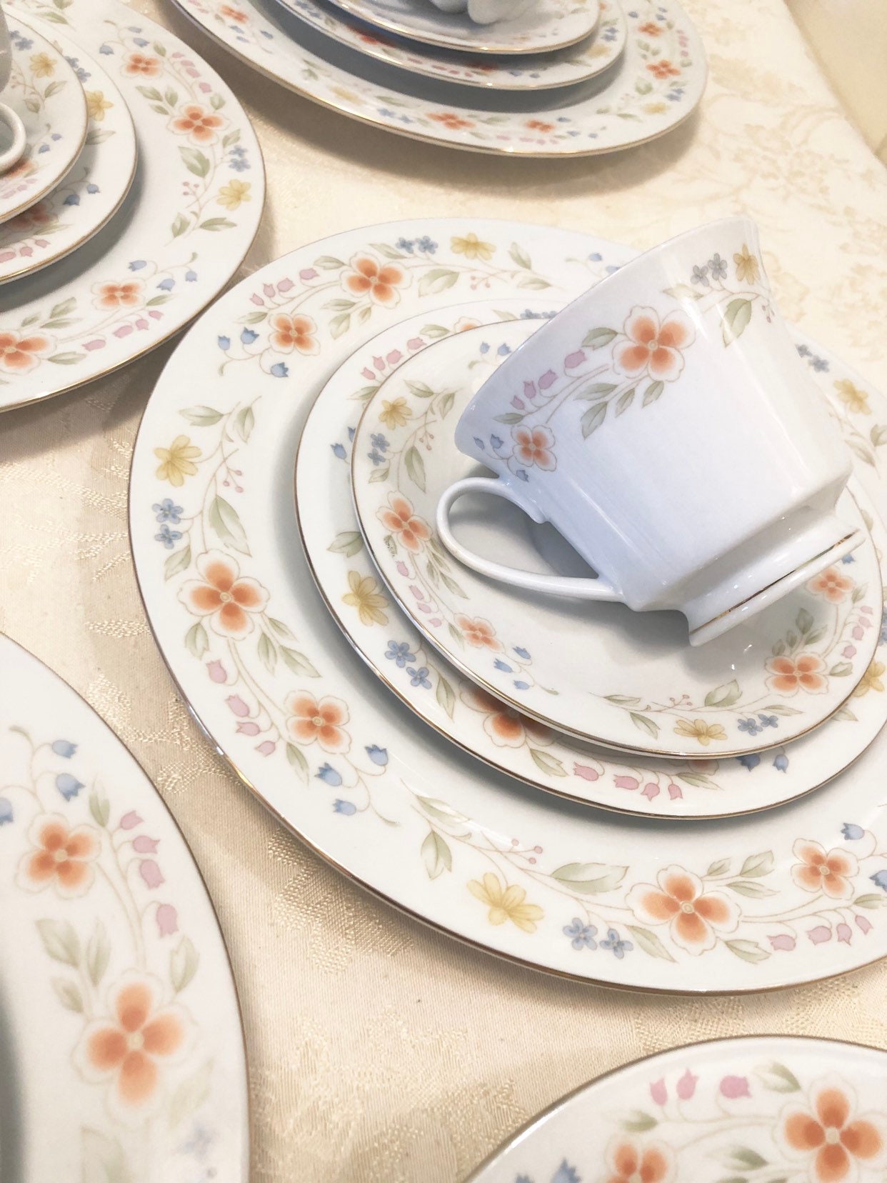 Delicate Vintage Dinner Set Includes 20 Pieces Full Serving | Etsy