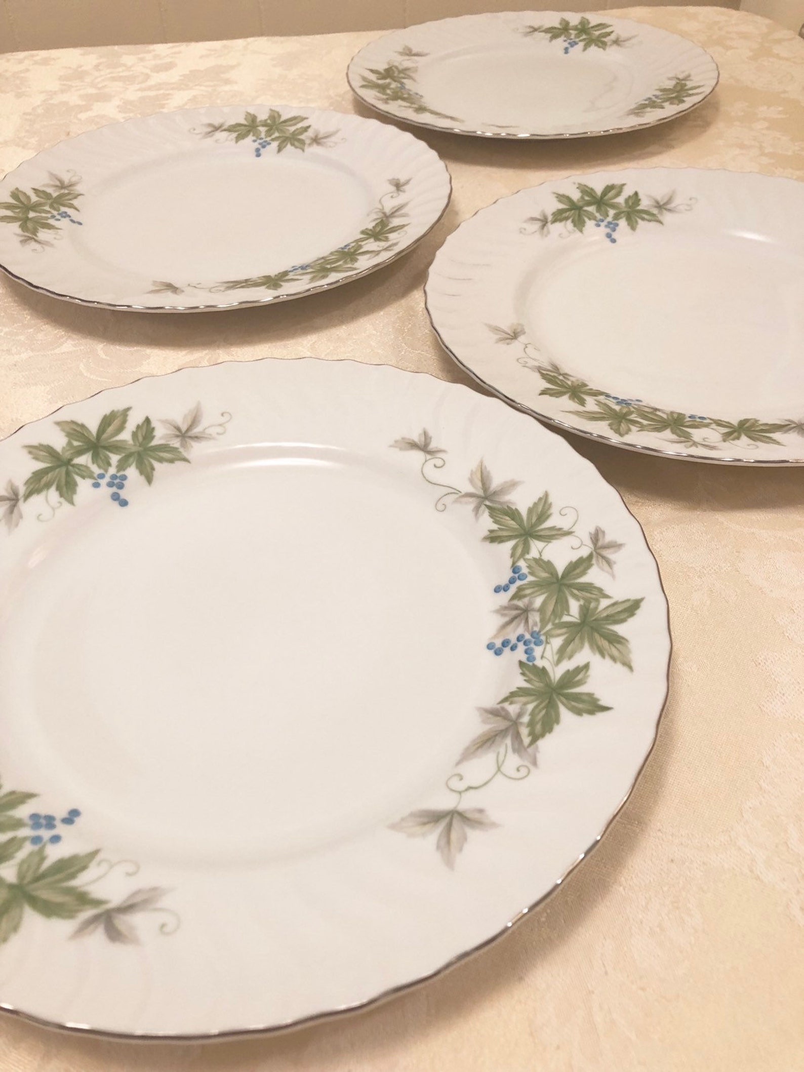 Garland Fine China Japan Dinner Plates Retro Green Garland With Blue ...