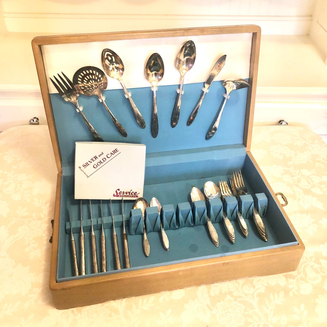 Reverie Large Six Serving Nobility Plate Silver Set With Serving ...