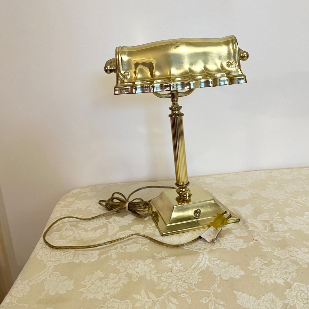 Antique Bankers Lamp Desk Lamp Ruffled Metal Shade 13 Inch Lamp Table ...