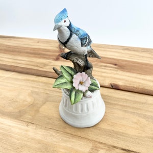 Vintage Ceramic Blue Jay Bird Music Box Bird With Delicate Pink Flower ...