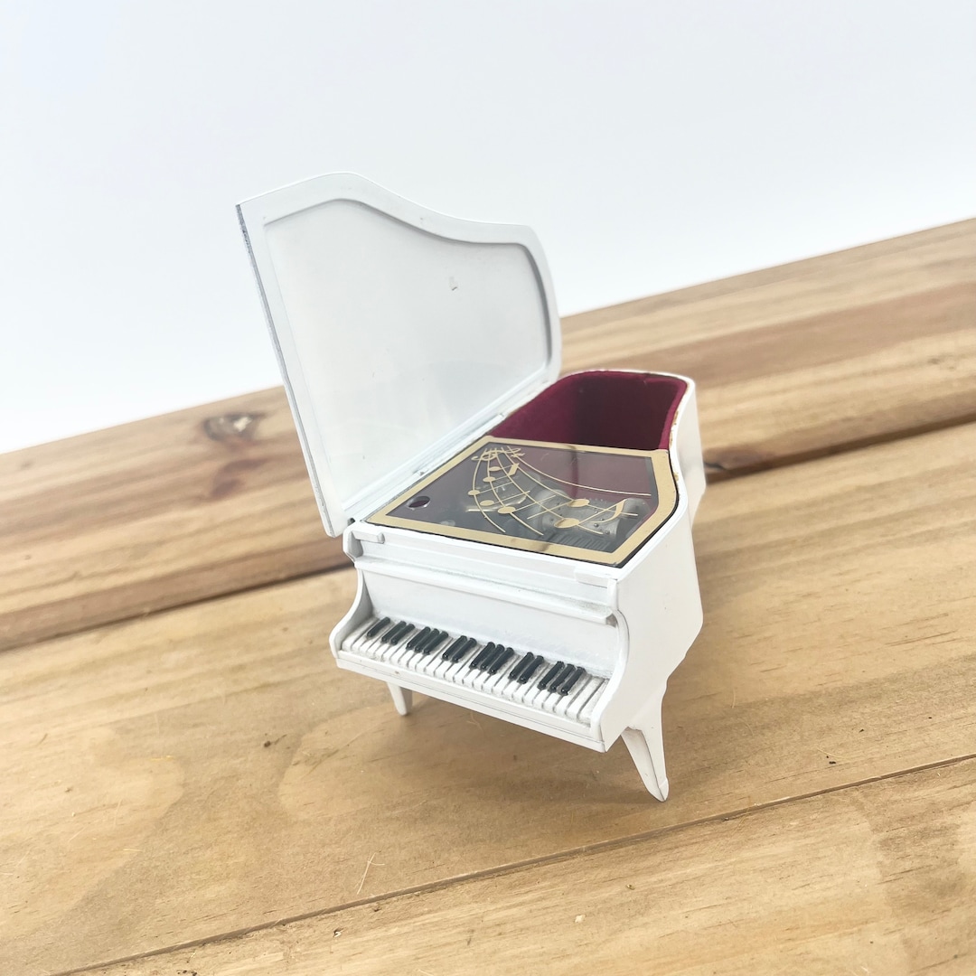 Piano Music Box Piano Top Box Piano Holding A Music Box in Piano Lovely ...