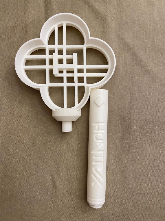 KPOP 3D Printed Cosplay Sword BLUE GLOW– Glow In The Dark Anime Prop ...