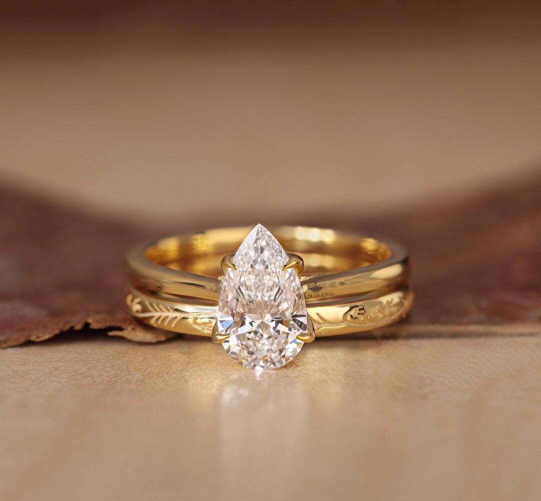 Tear Drop Bridal Set Engagement Ring, Pear Cut Lab Grown Diamond Ring ...