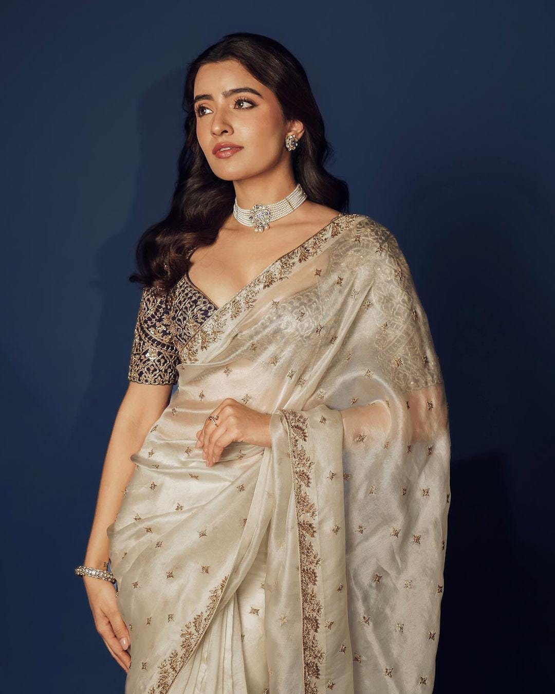 Exclusive Organza Embroidery Saree, Thread Zari & Sequin Border Work ...