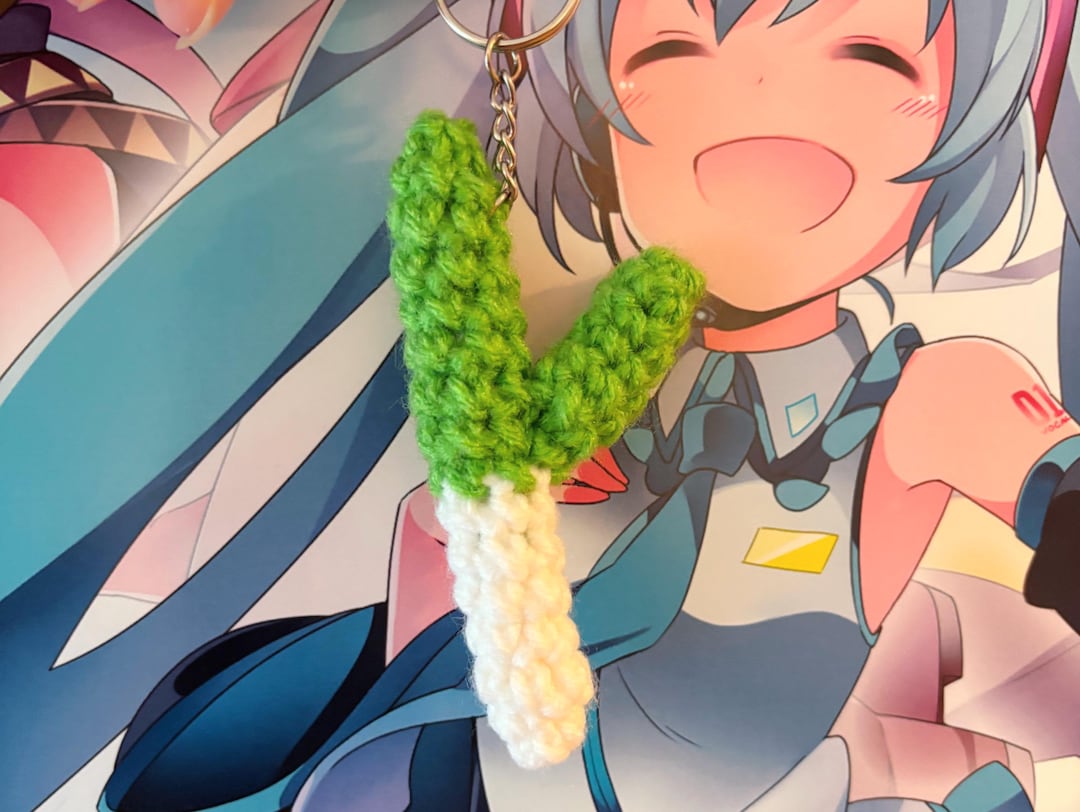 Crochet Leek Keychain: Hatsune Miku Charm, Kawaii Backpack Accessory - Etsy