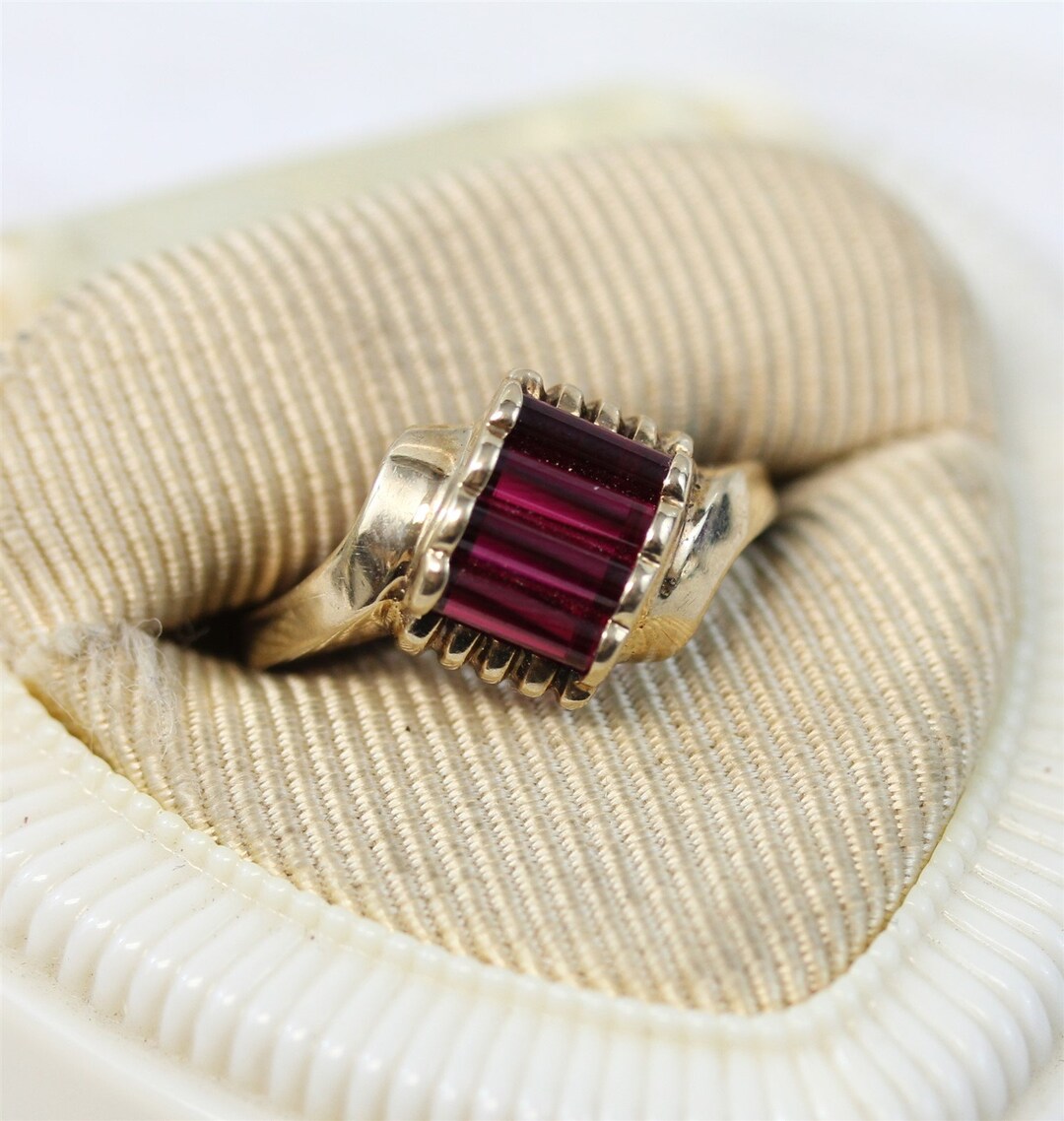 Vintage Late Art Deco 10K Yellow Gold Ruby Rod Ring 5.5 Luxury Retro ...