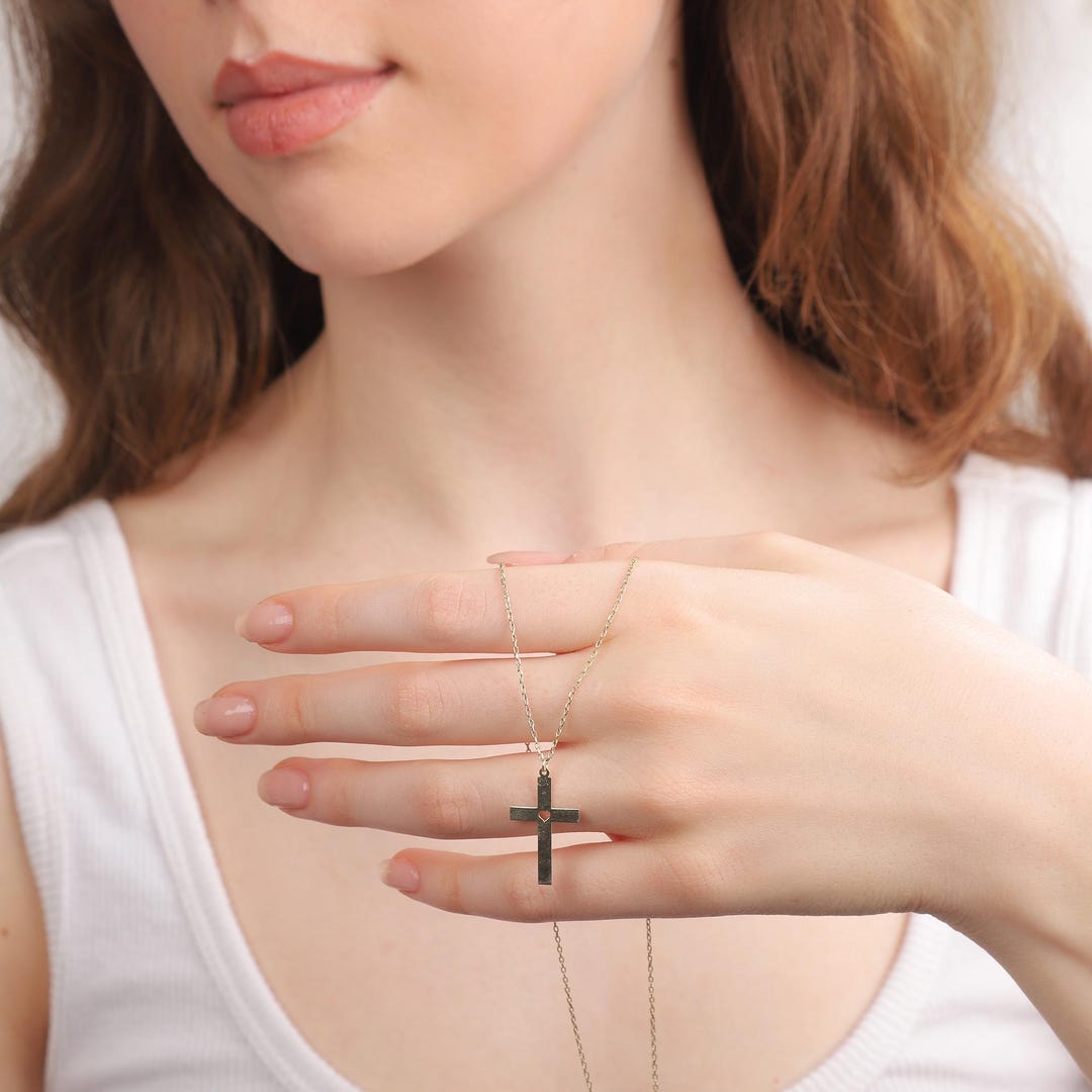 14 K Gold Cross Necklace With Heart – Personalized Engraved Pendant ...