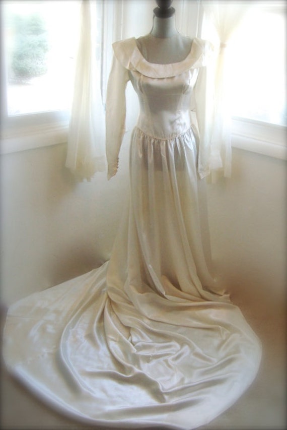 stunning liquid satin wedding - Gem