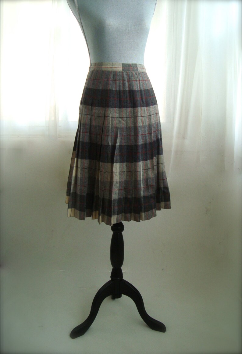 1970's Wool Pleated Skirt, Plaid Secretary Skirt in Grey and Red, Size ...