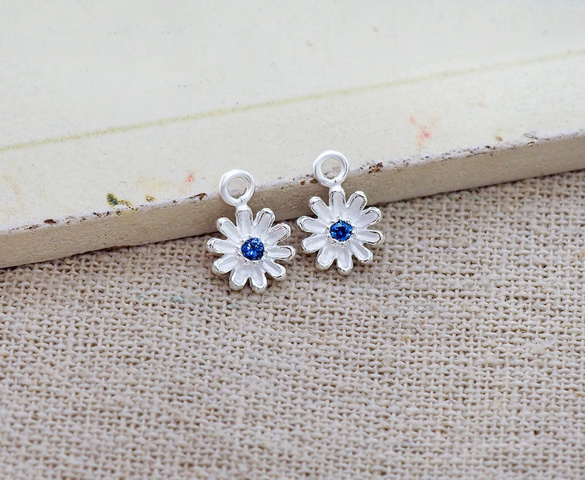2 of 925 Sterling Silver Daisy Charms with Lab grown Sapphire | Etsy