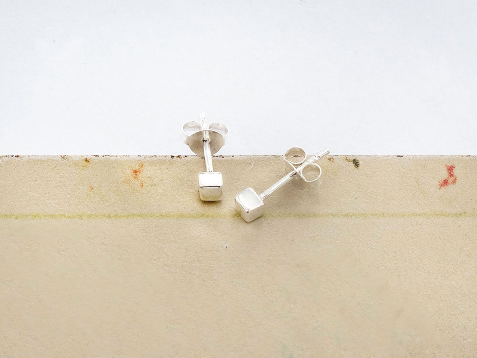 1 Pair of 925 Sterling Silver Tiny Cube Stud Earrings 3mm, Minimalist Earrings :er0970 - Etsy