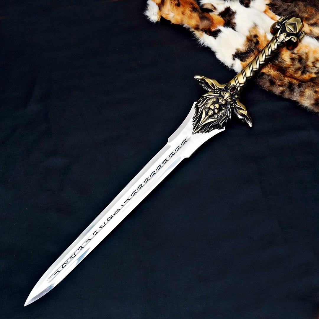 Handmade World of Warcraft Royal Guard Sword Alliance Lion Head ...