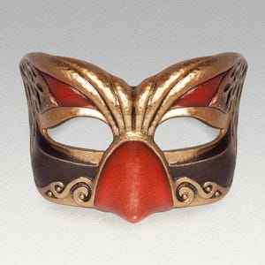 Elegant Winged Masquerade Mask for Carnival, Theatre, Halloween Costume ...