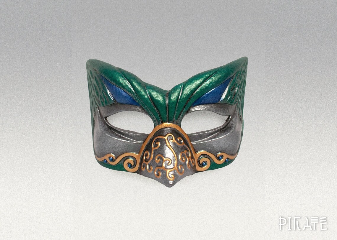 Elegant Winged Masquerade Mask for Carnival, Theatre, Halloween Costume ...