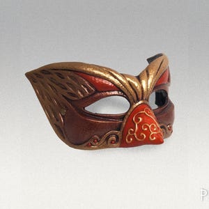 Elegant Winged Masquerade Mask for Carnival, Theatre, Halloween Costume ...