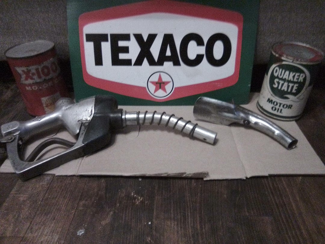 Vintage Gas Station Memorabilia Lot. Gas Nozzle, Oil Cans & Texaco Sign ...