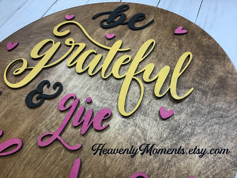 Custom Round Wood Scripture Sign Grateful and Give Thanks - Etsy
