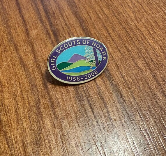 Vintage Girl Scout Pin - Shiny GOLD - Gem