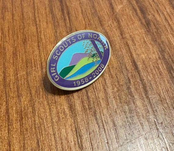 Vintage Girl Scout Pin - Shiny GOLD - Gem