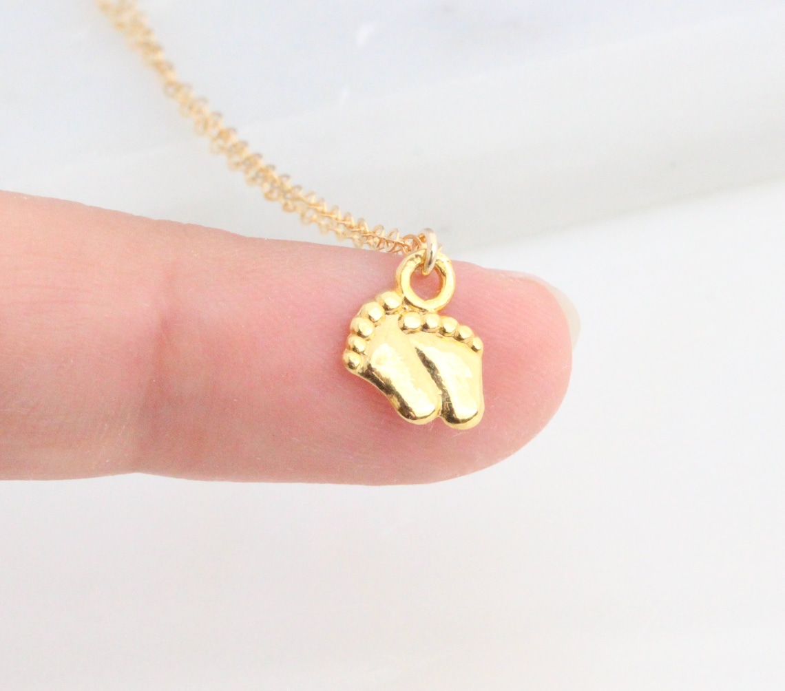 Gold/ Silver/ Rose Gold Tiny Baby Feet Charm Necklace Family - Etsy