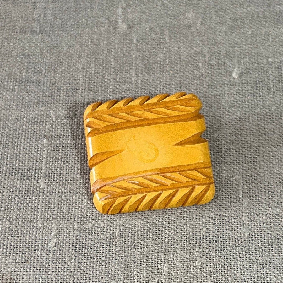 Square Bakelite Button 1 1/2” Vintage Carved Butterscotch Color #5158 ...