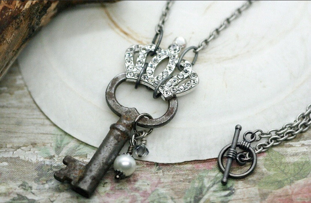Skeleton Key Crystal Crown Perlenkette mit Swarovski Crystal One-of-a ...