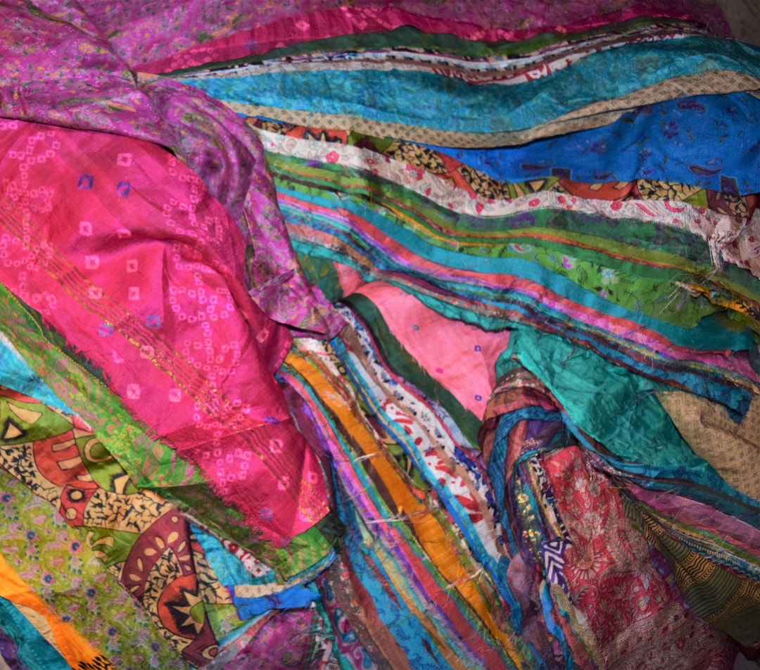 Tariff FREE 100g Vintage Sari Pure Silk Fabric Grab Bag Scraps Textile ...