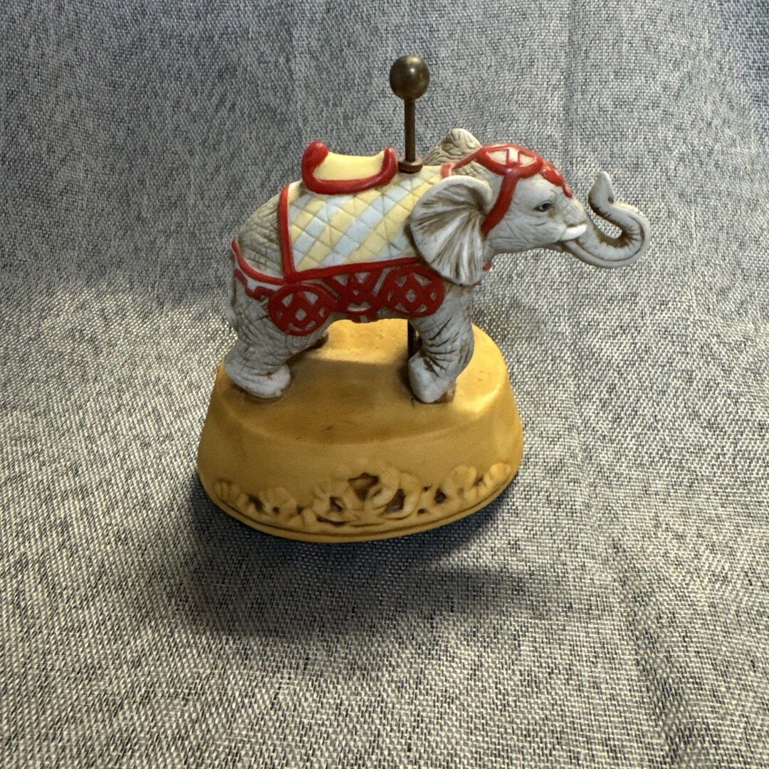 Vintage Willitts Designs Circus Elephant Music Box Carousel Waltz ...