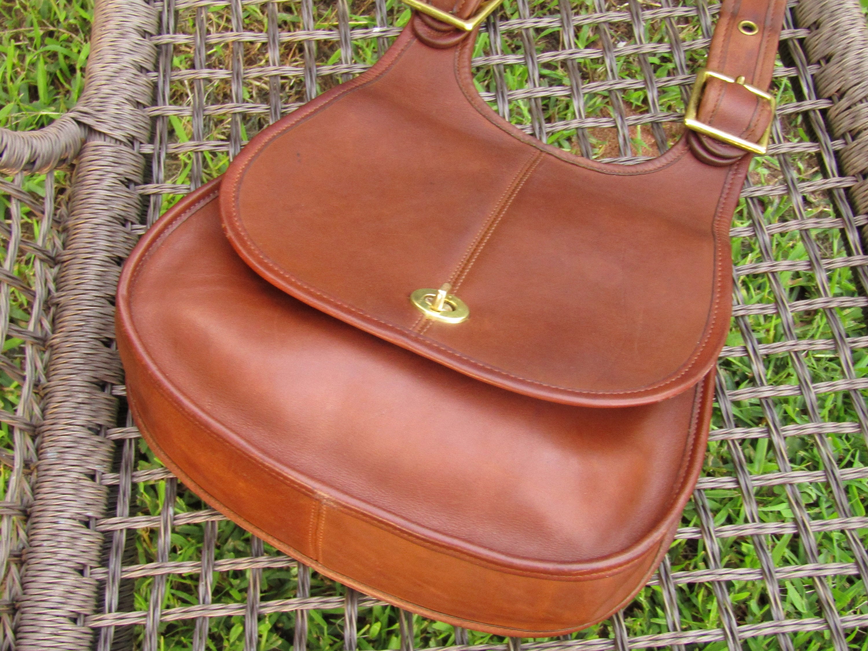 Vintage Coach Bag Crescent Bag in Tan Leather Saddle Bag Vintage Coach Bag Crescent Bag in Tan Leather Saddle Bag