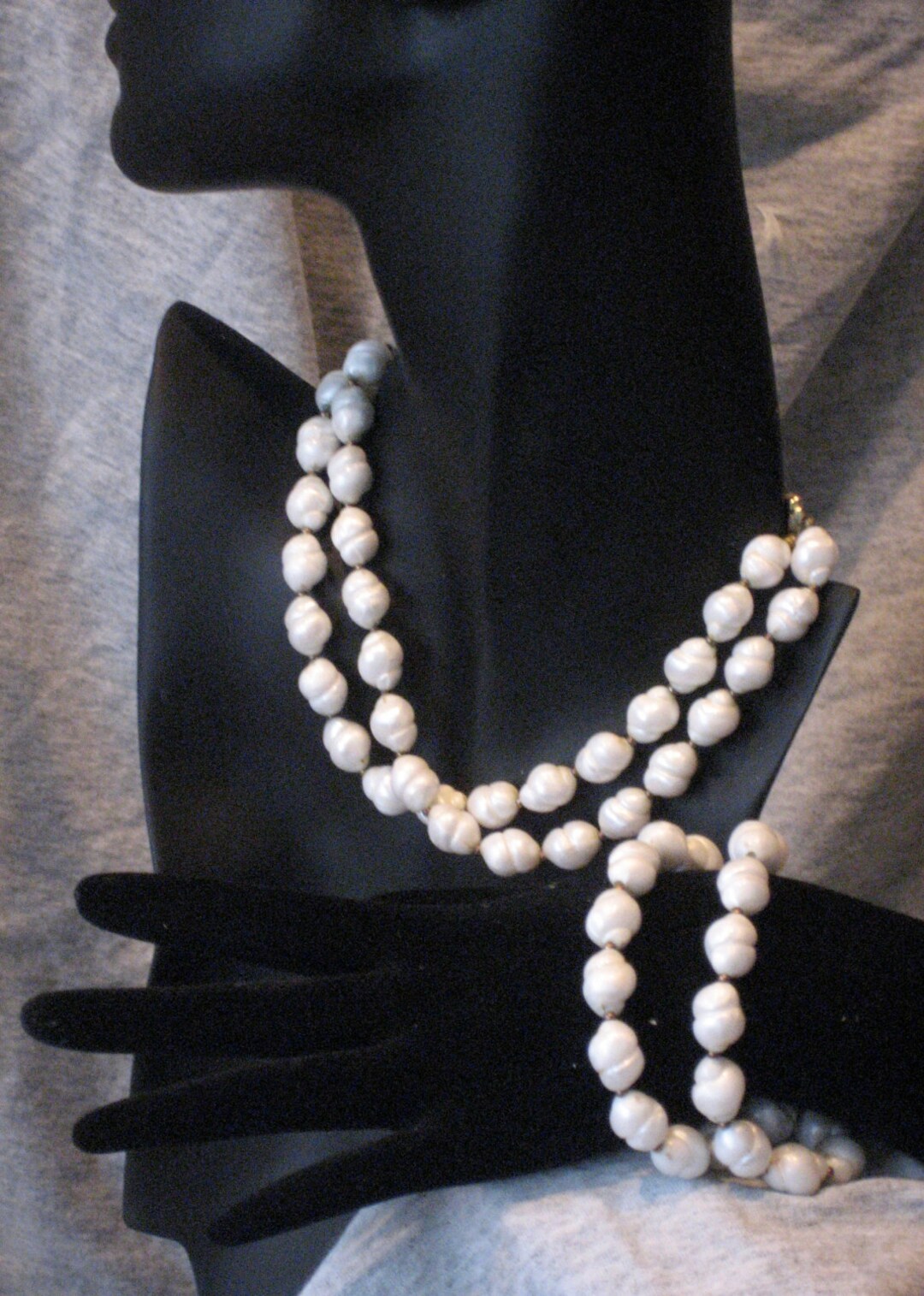 Vintage Trifari White Faux Shell Bead 16" Choker Necklace With Matching ...