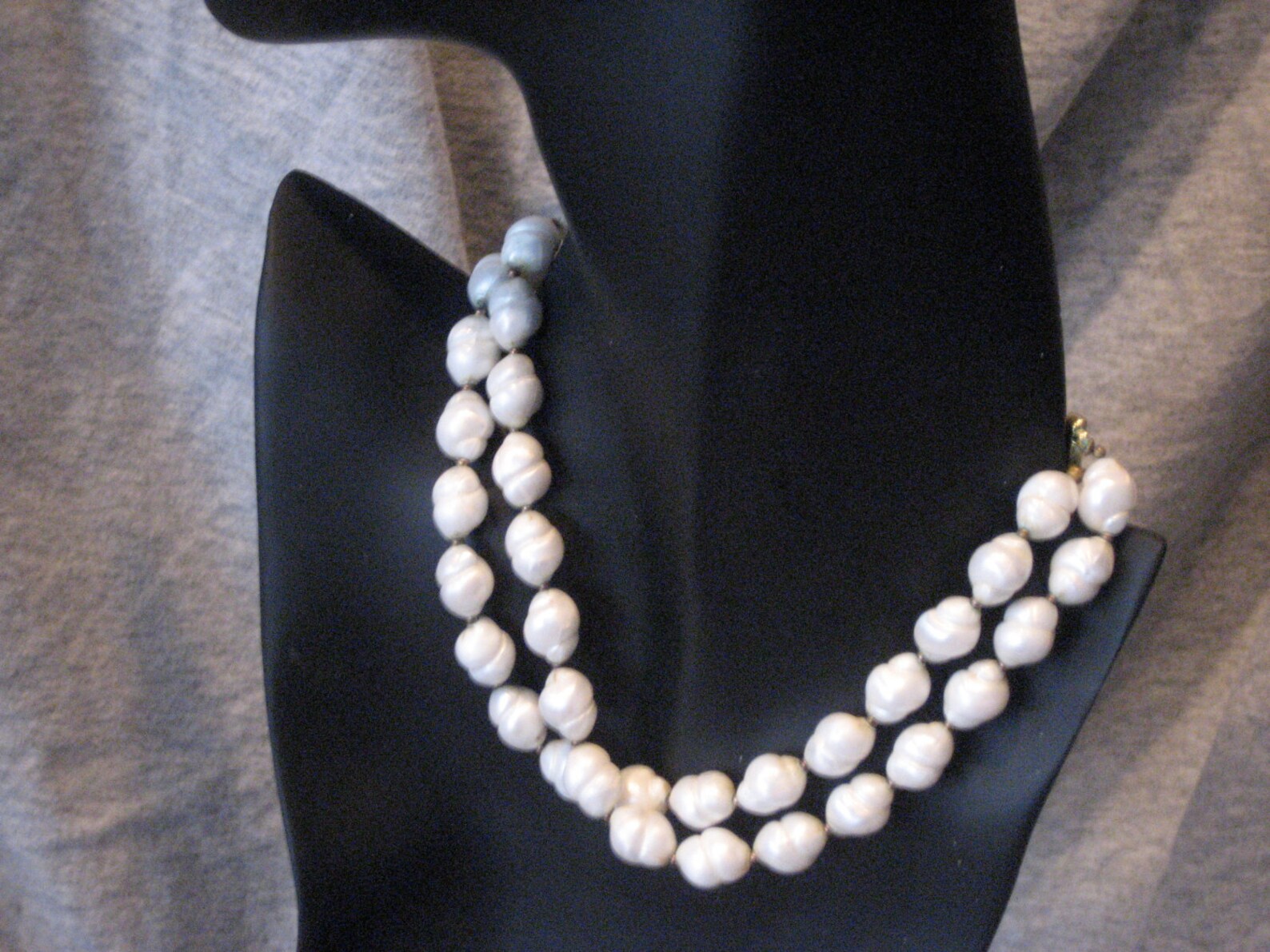 Vintage Trifari White Faux Shell Bead 16" Choker Necklace With Matching ...