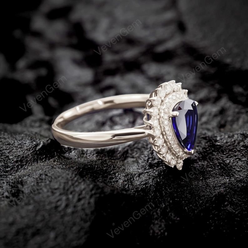 18K White Gold Pear Shaped Natural Blue Sapphire Engagement Ring ...