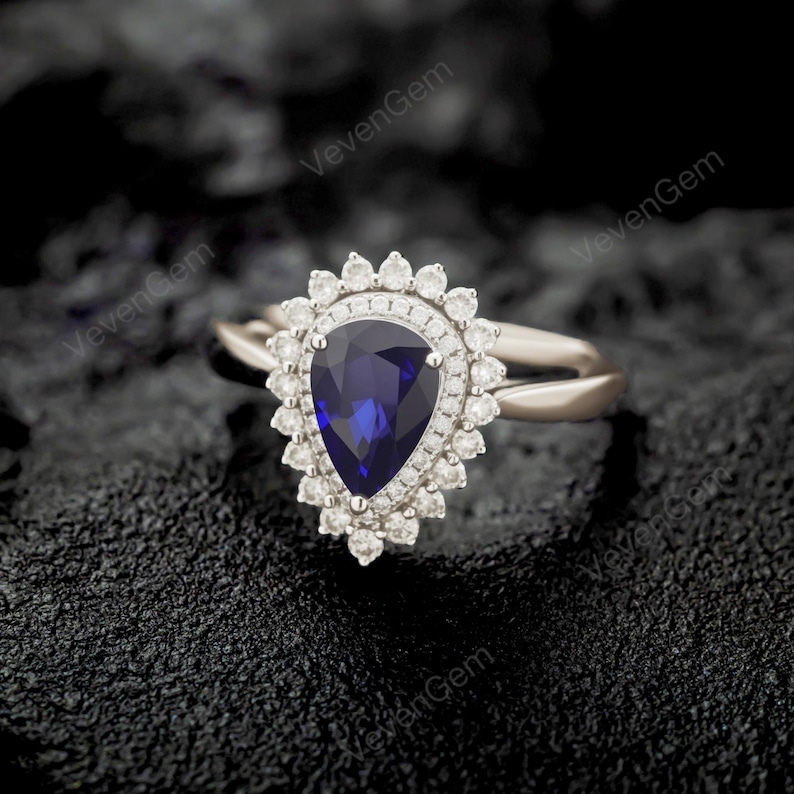18K White Gold Pear Shaped Natural Blue Sapphire Engagement Ring ...