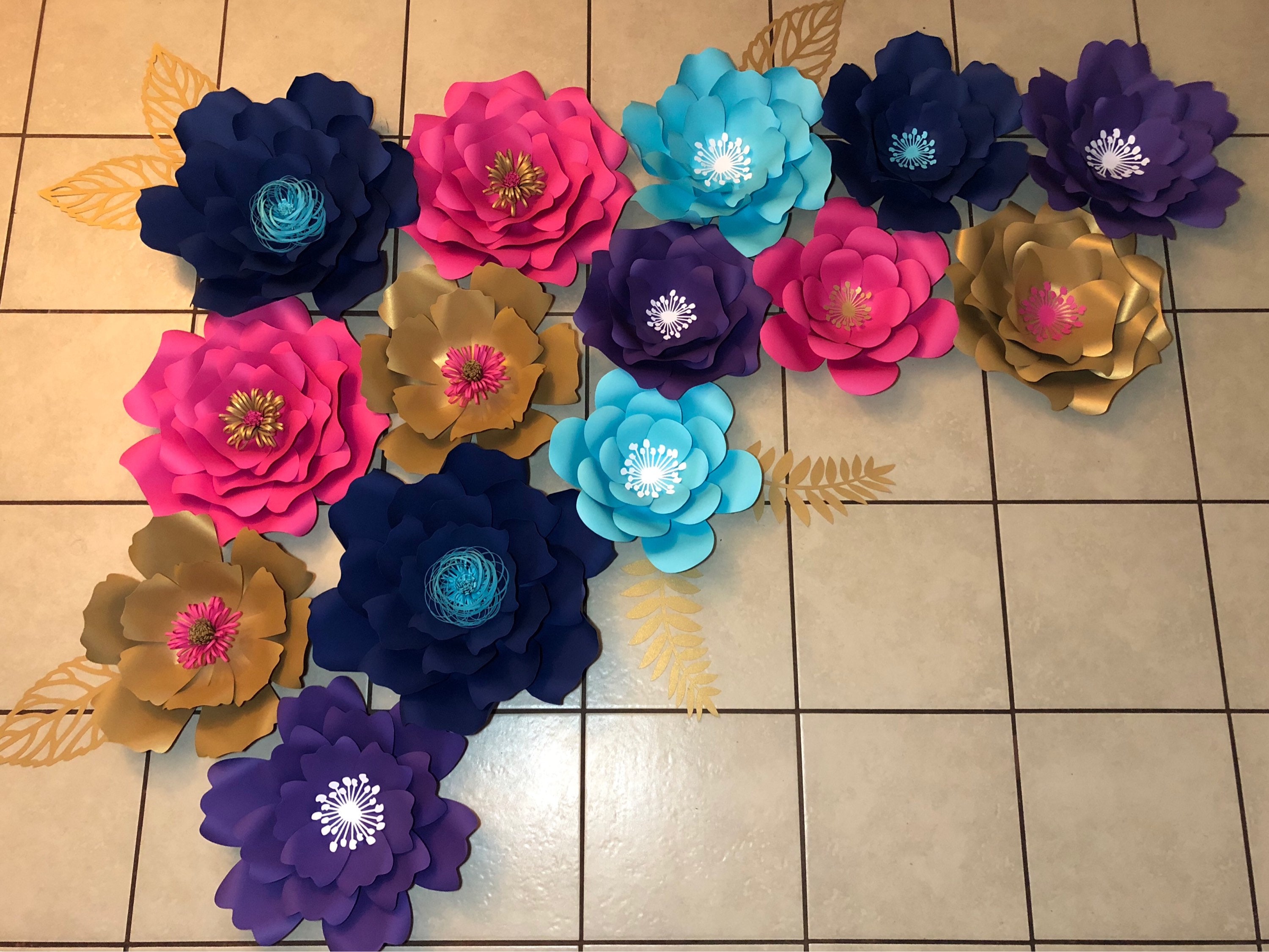 Paper Flower Set of 14 w/6 leaves handmade giant flowers | Etsy