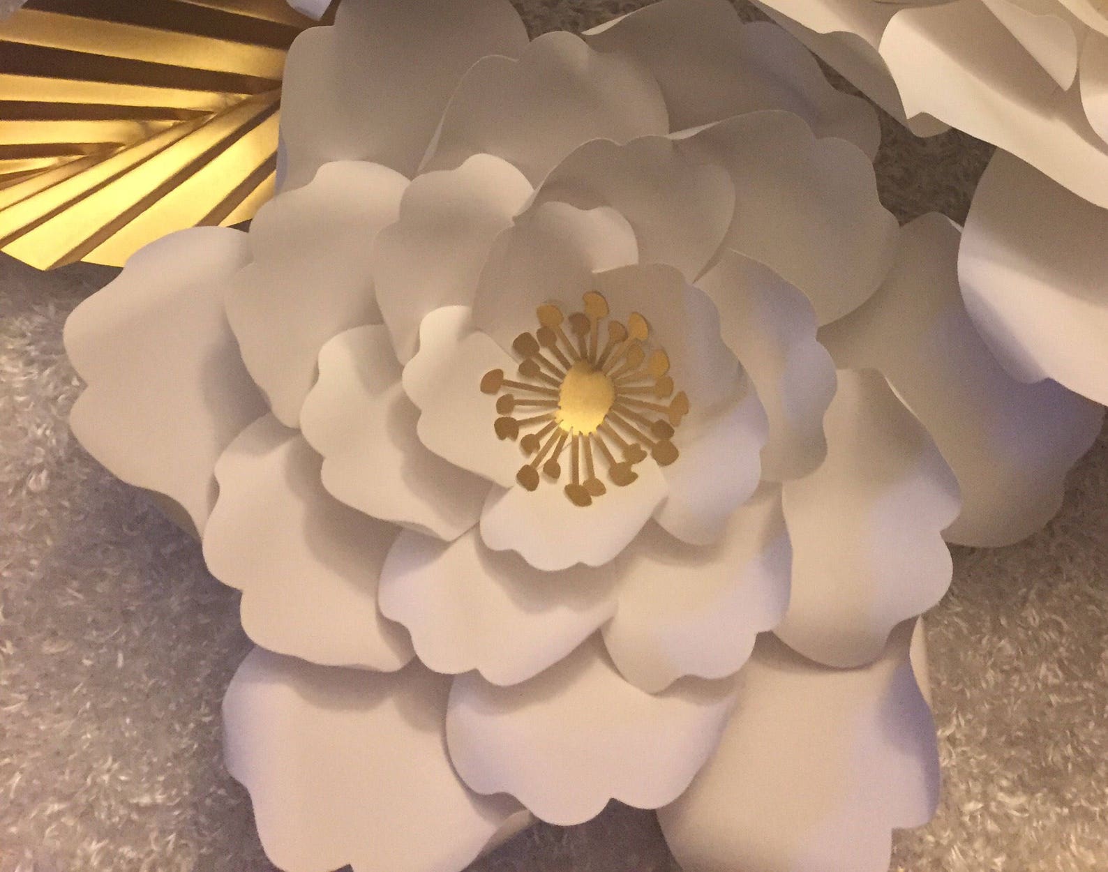 5 Piece Paper Flower Set in White and Gold, Handmade Paper Flower ...