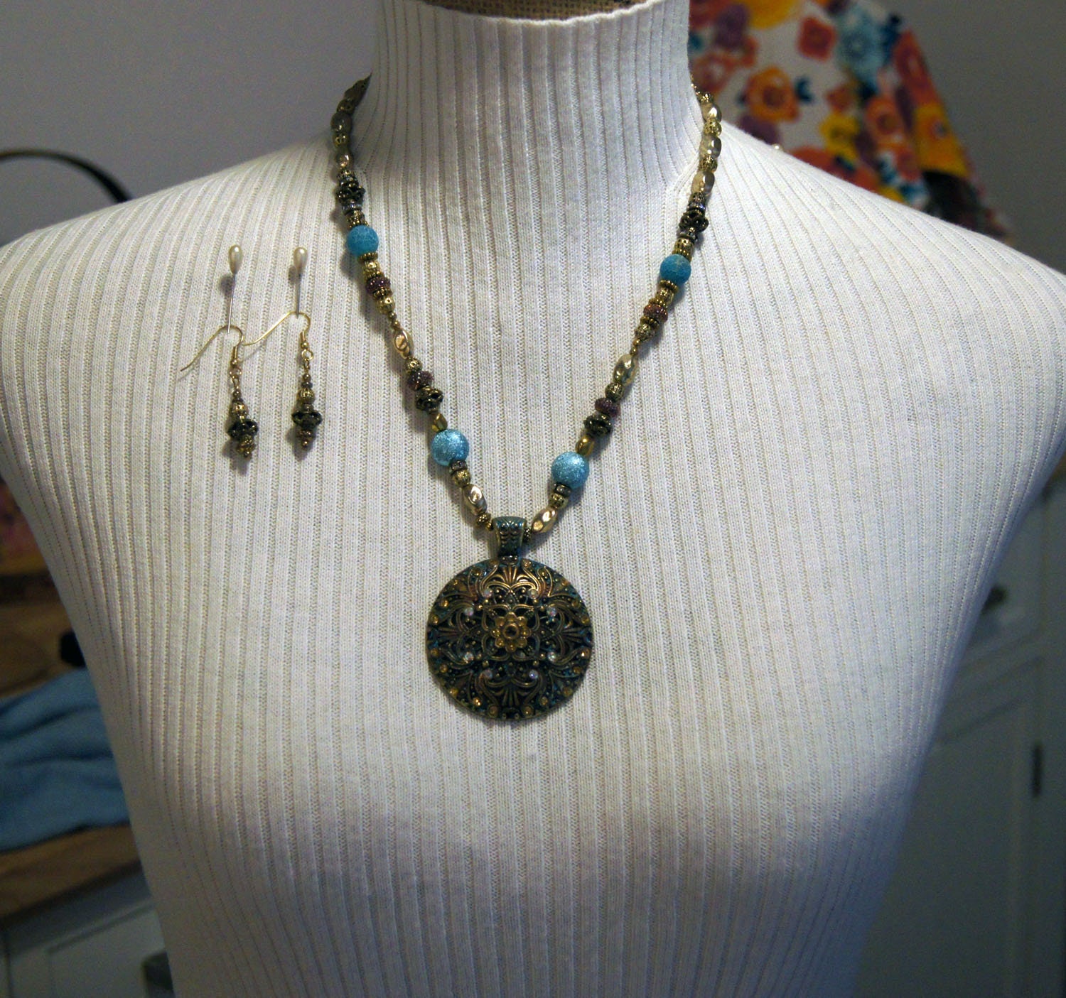 GYPSY QUEEN Pendant Necklace & Earrings Set - Etsy