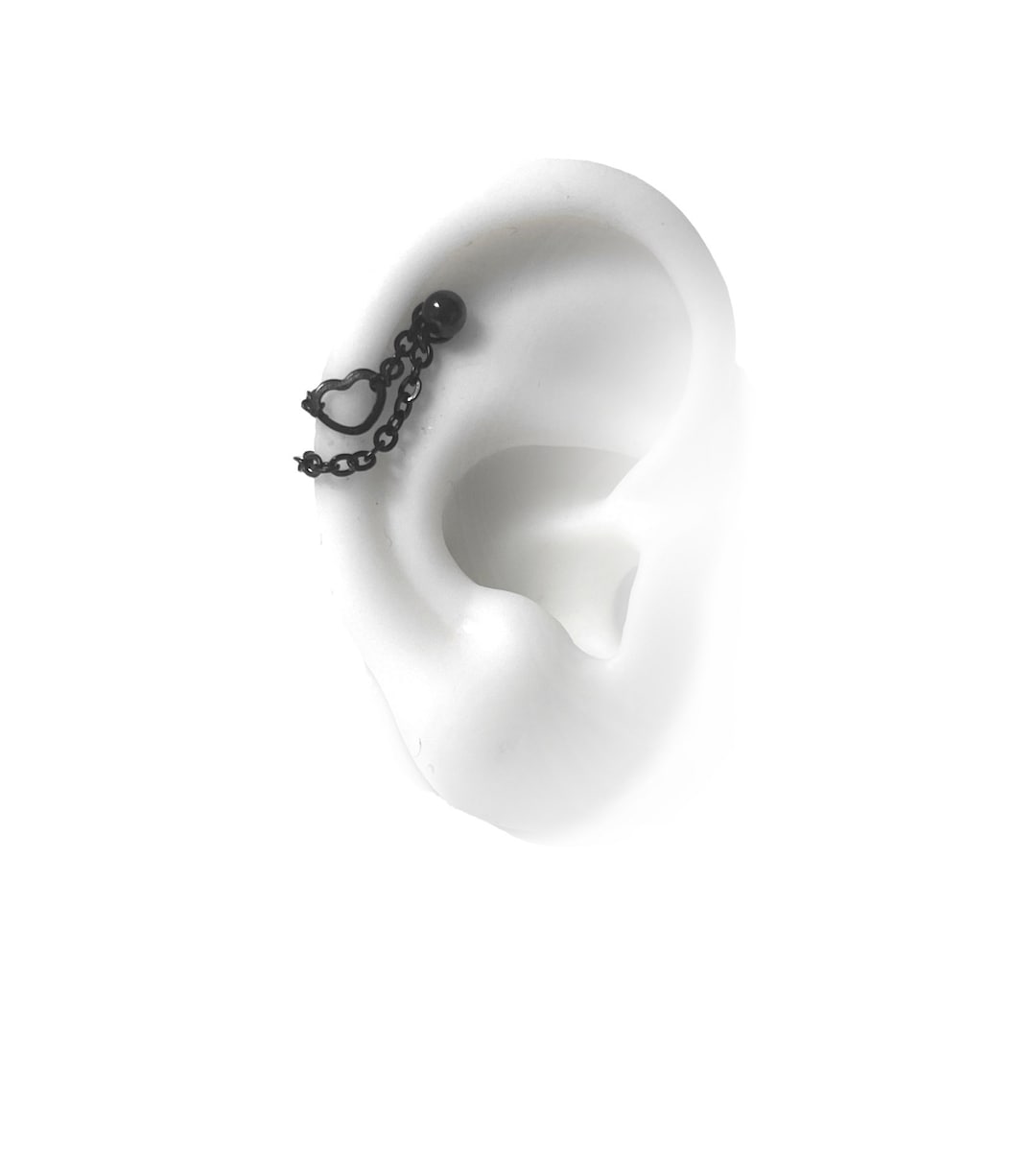 Helix or Conch Ring With Double Black Chains and Heart (22m) - Etsy