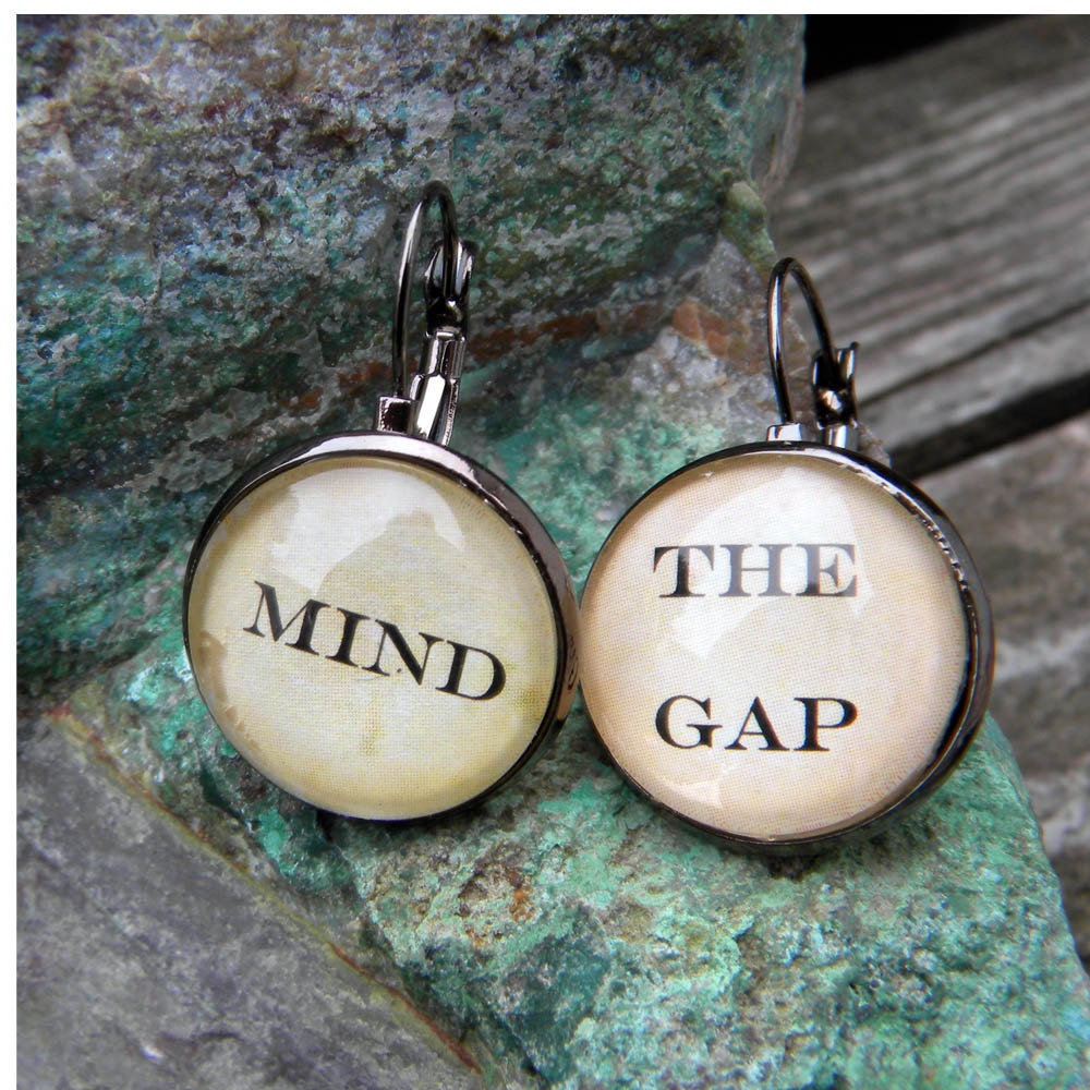 MIND the GAP British Earrings London Underground London - Etsy