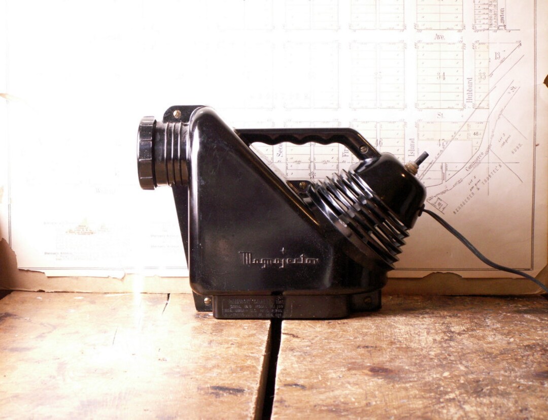Vintage Magnajector Enlarging Projector by Rainbow Crafts - Etsy