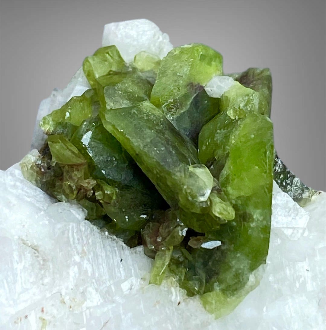 70 Carat Unique Rare Piece! Natural Green Sphene Titanite Crystal on ...
