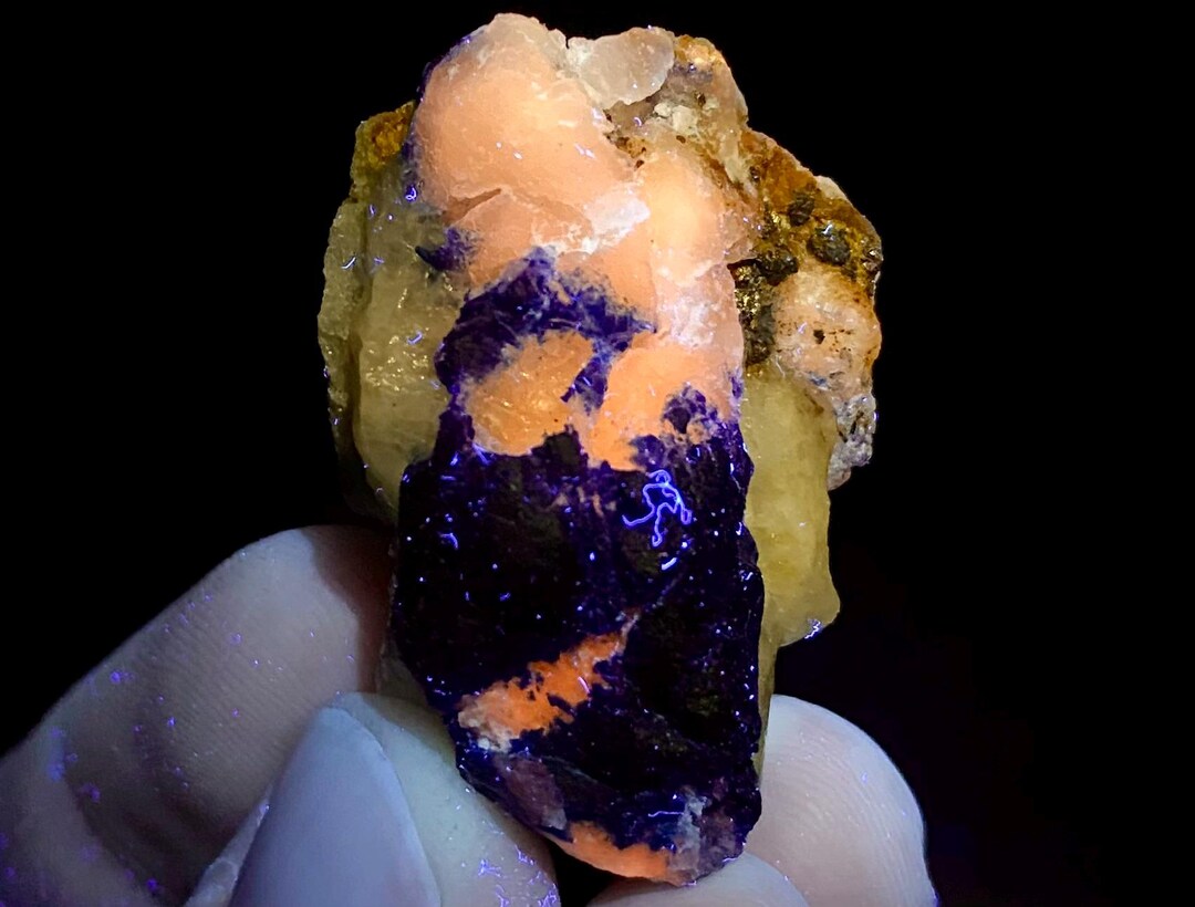 128 Carat Unique Natural Fluorescent LAZURITE Specimen From Afghanistan ...