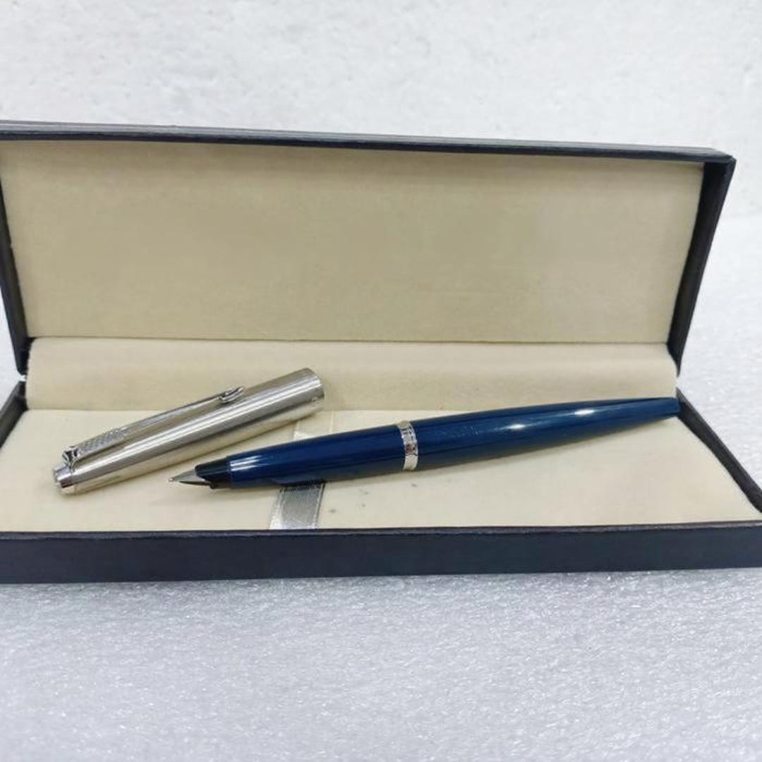 Vintage Parker 45 Fountain Pen: Dark Blue, Stainless Cap & Chrome Trim ...