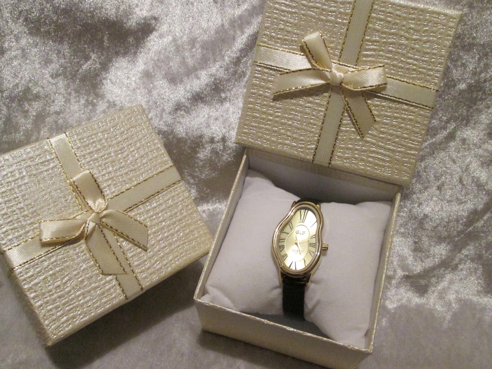 Daly Watchwatch That Will Make You Stand Outwomen Wavy - Etsy