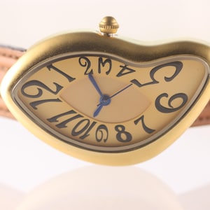Orologio Surrealist Art Design Surrealism Watch Art Liquid Time Dali ...