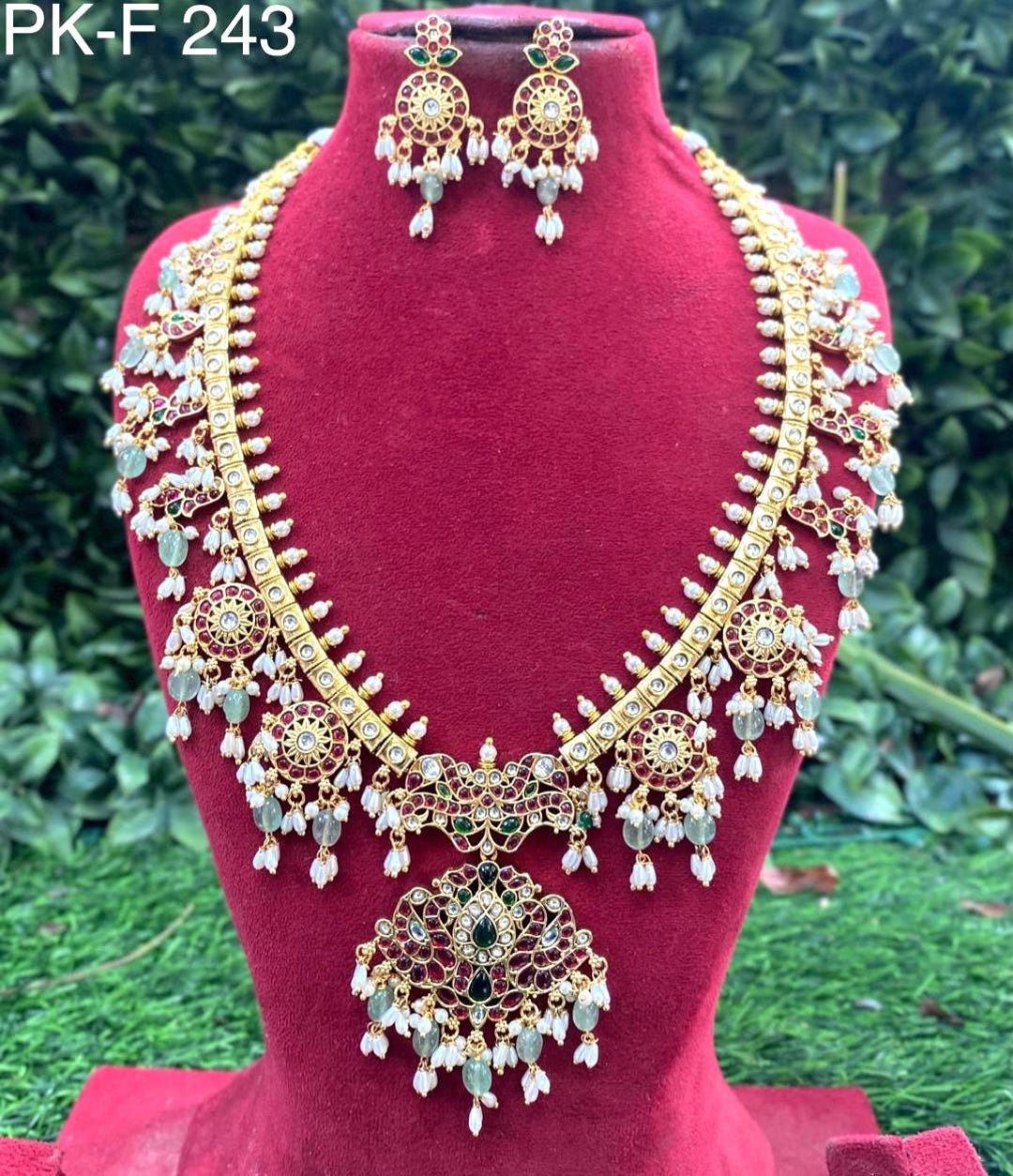Premium Gold Plated Color and Clam Pota Stone and Pearl Ensemble ...
