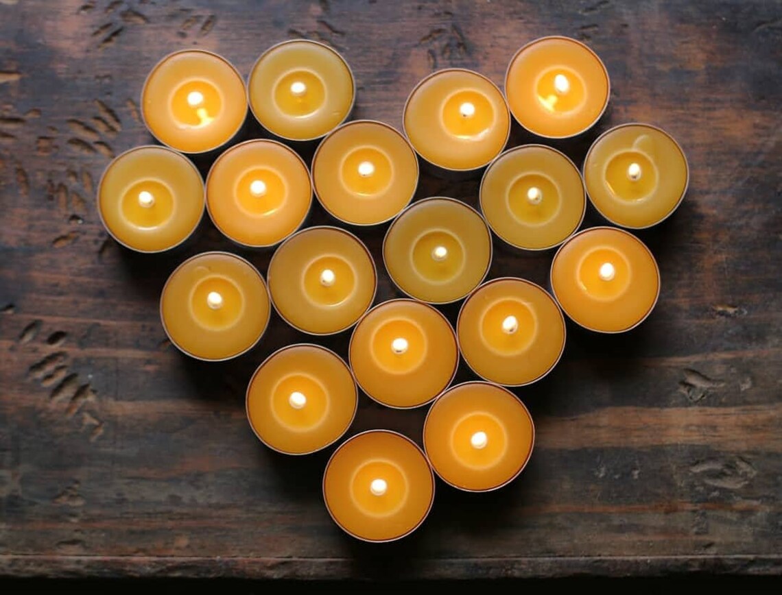 SALE 18 Beeswax Tea Light BOX SET Custom Hand-stamped Bee - Etsy